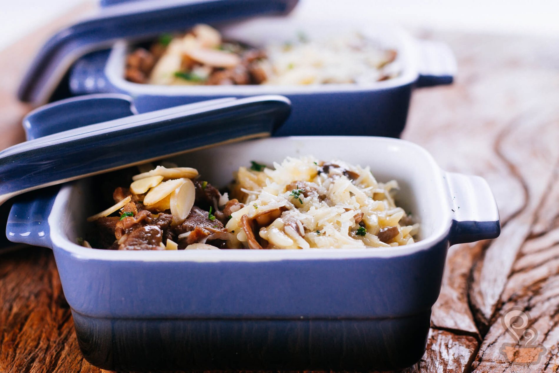 Risoni de cogumelos com filé ao vinho - receita deliciosa!