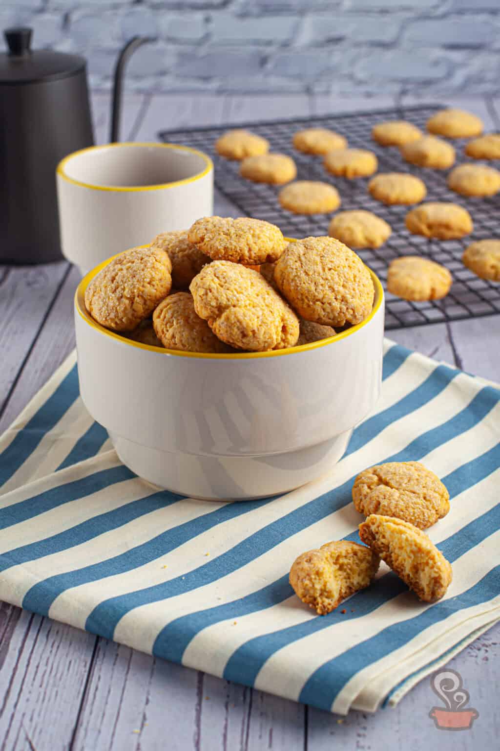 Broa de fubá - receita fácil de broa crocante e deliciosa